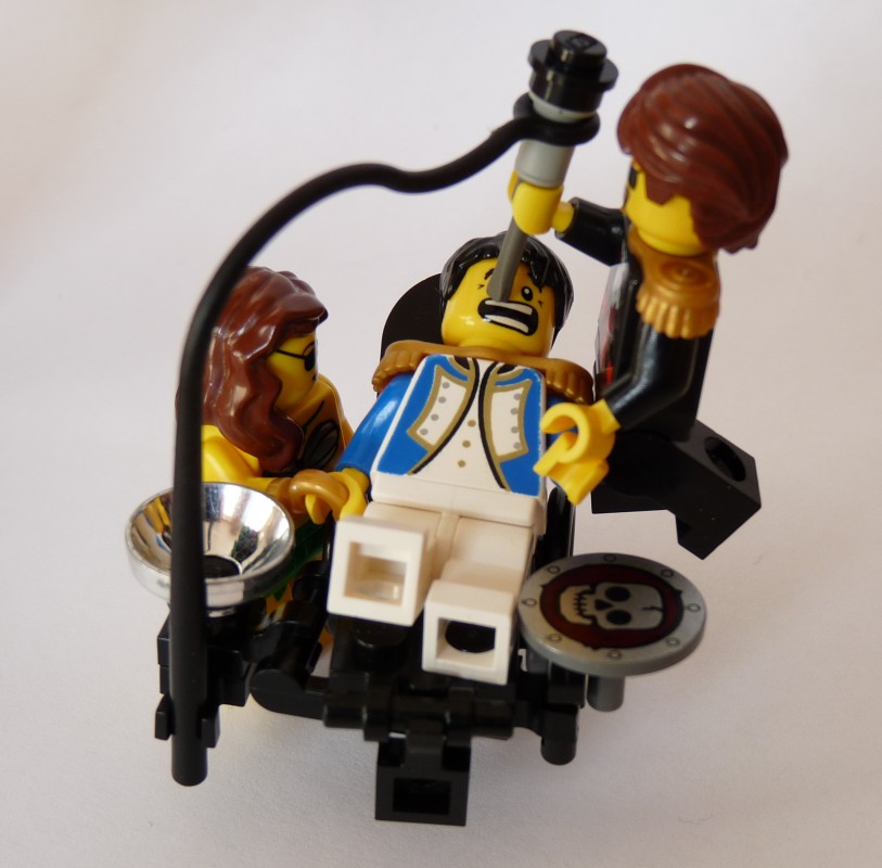 Music feat Tooth: LEGO in dental treatment's scene