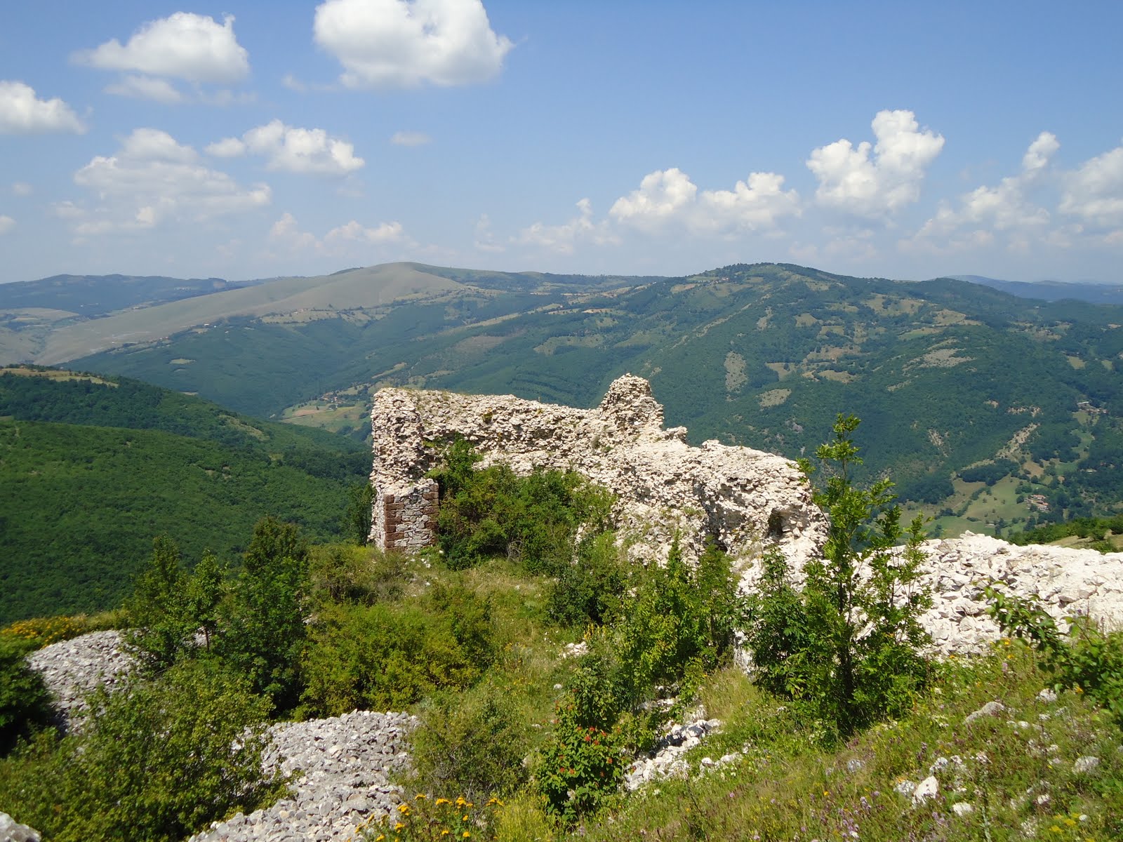 Serbia, Srbija!: Novo Brdo, Kosovo (week-end with Cris)