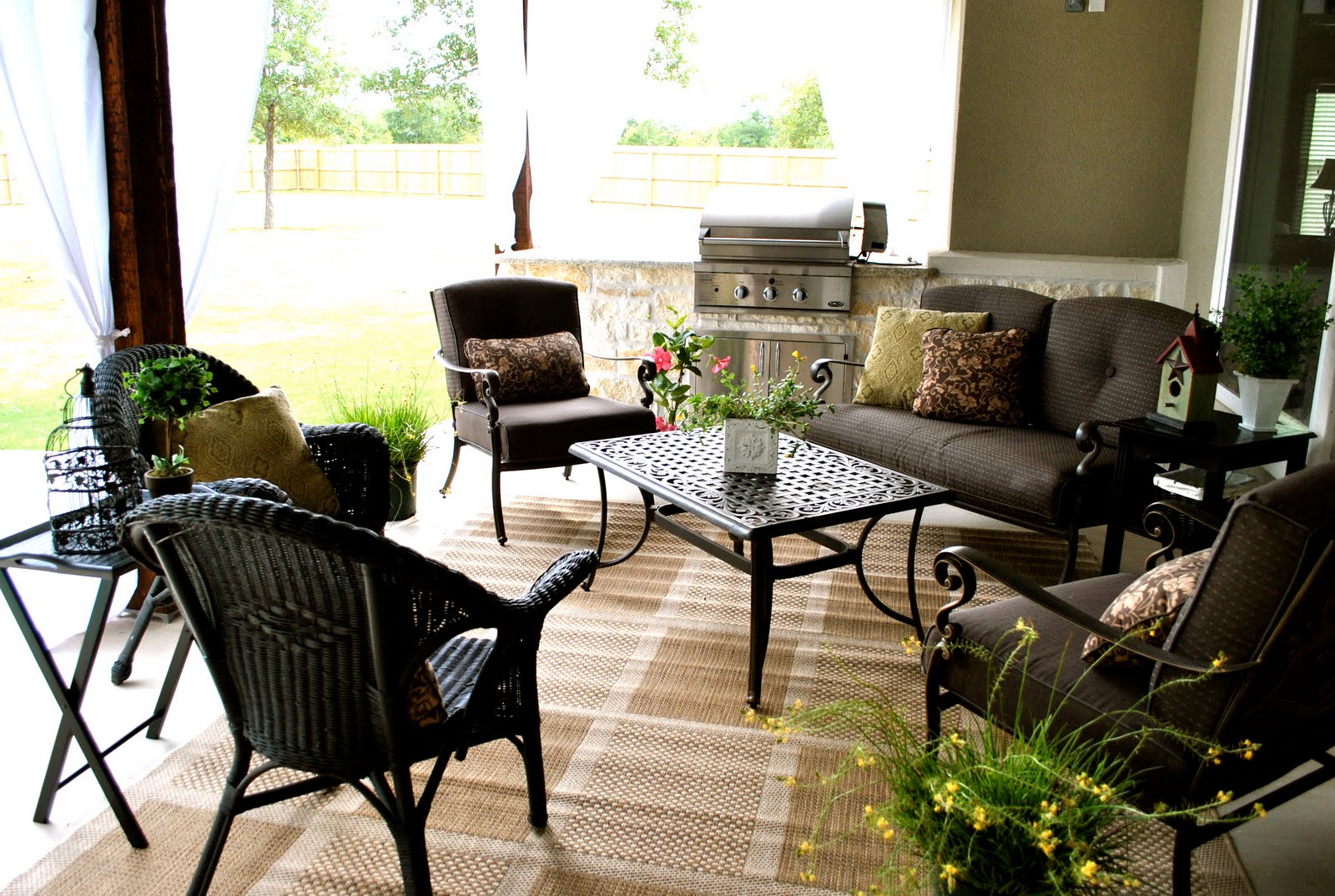 That Village House: outdoor living