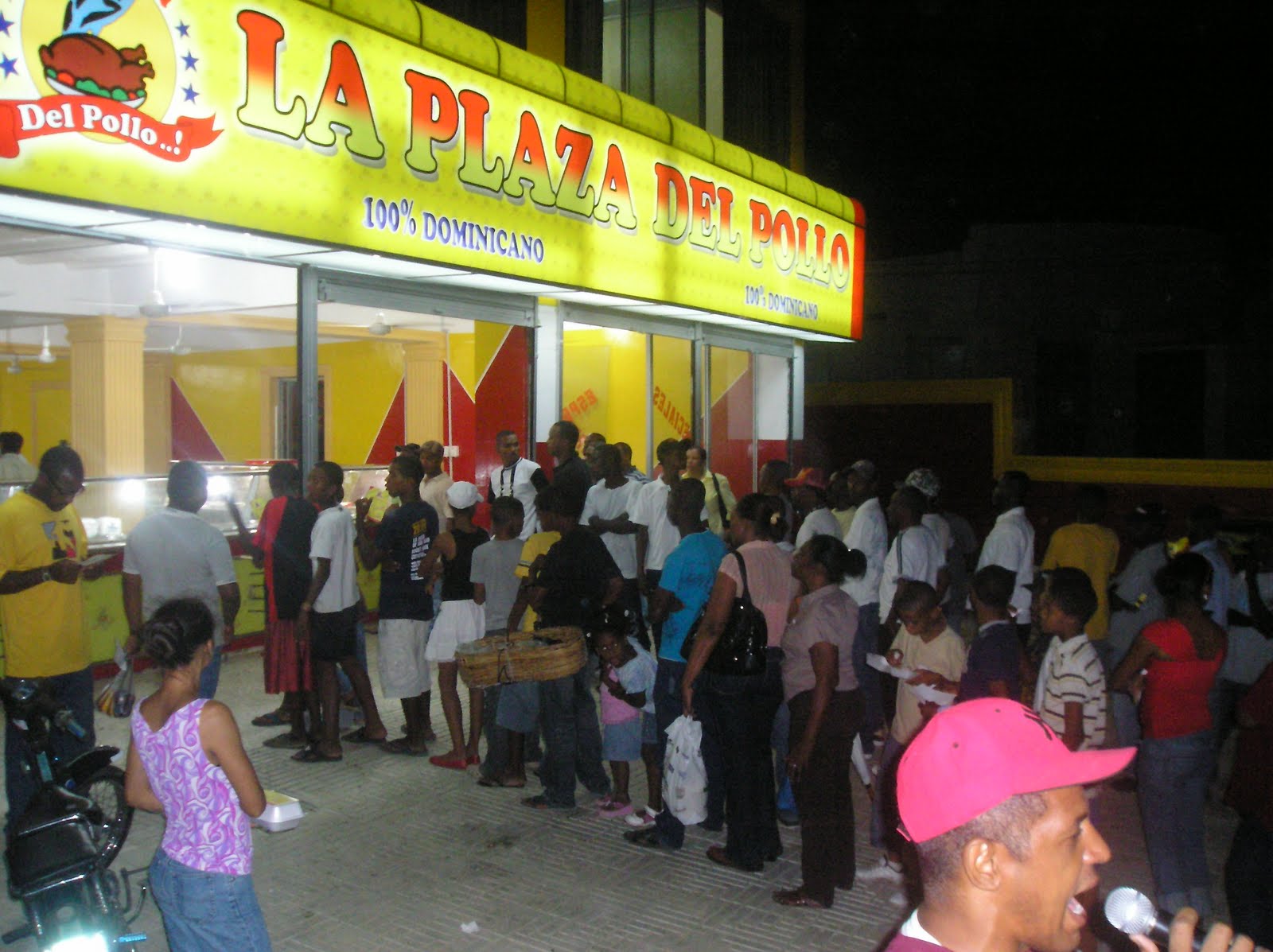 LLEGA A VILLA MELLA "LA PLAZA DEL POLLO" - VILLA MELLA NEWS