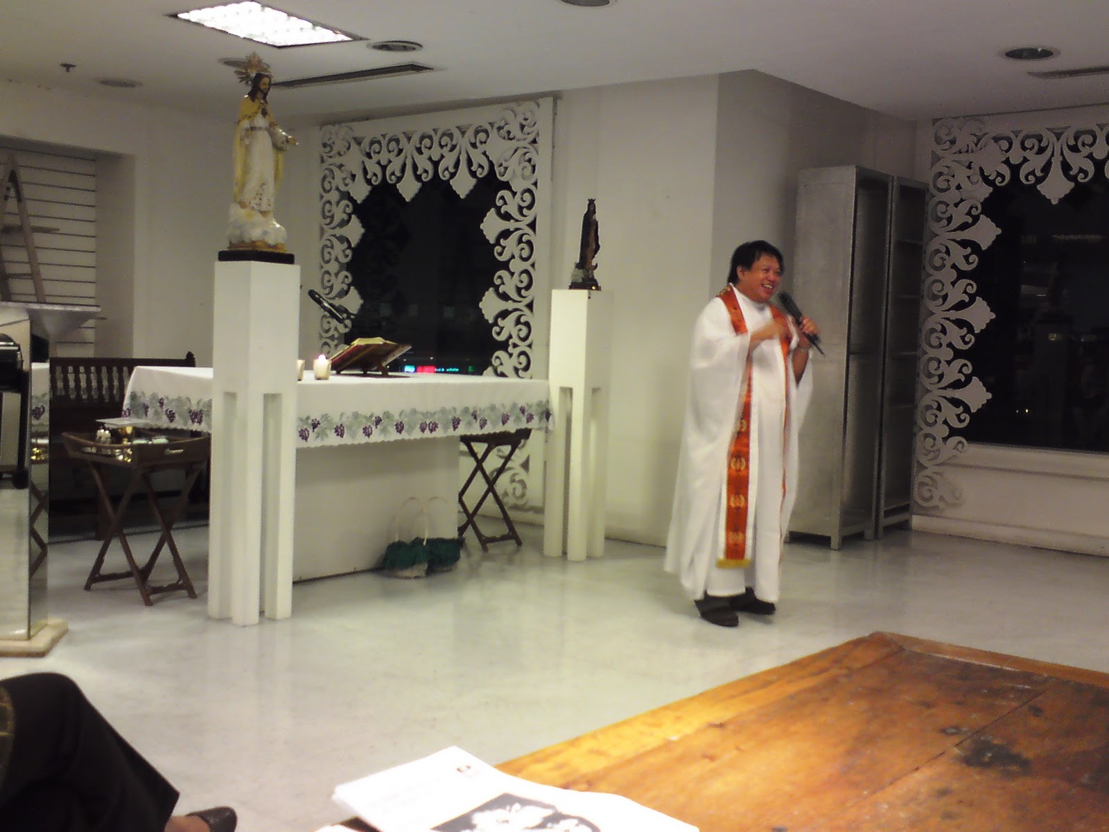 The Pinoy Catholic: GULP Exam: Charismatic Healing Mass