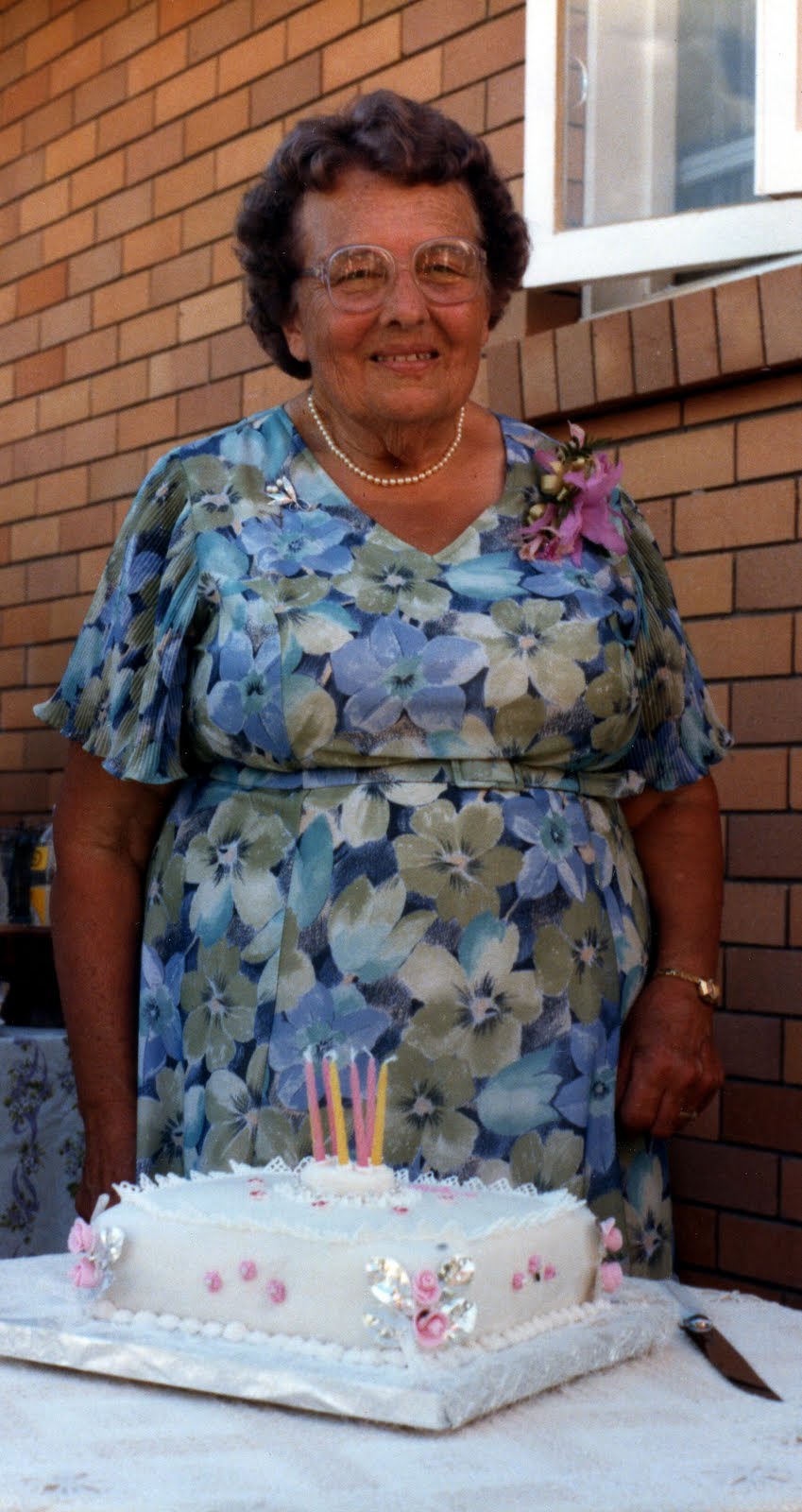 Do I Really Wanna Blog?: Memories of My Nan