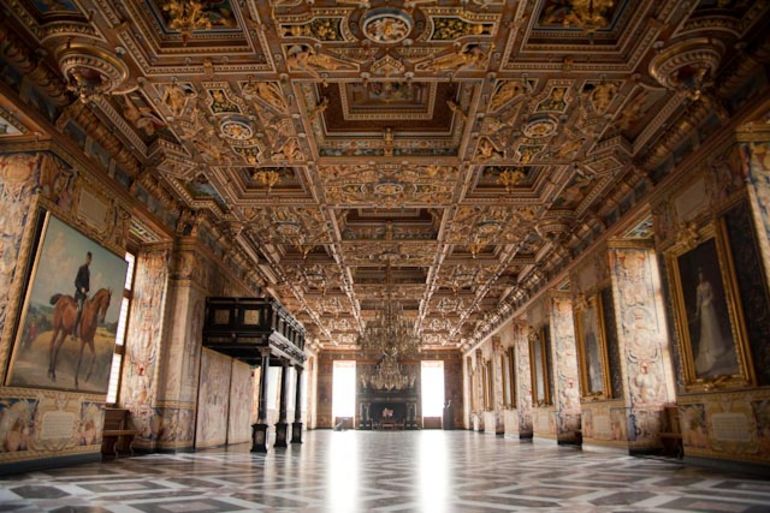 Do I Really Wanna Blog?: There's Something About Castles