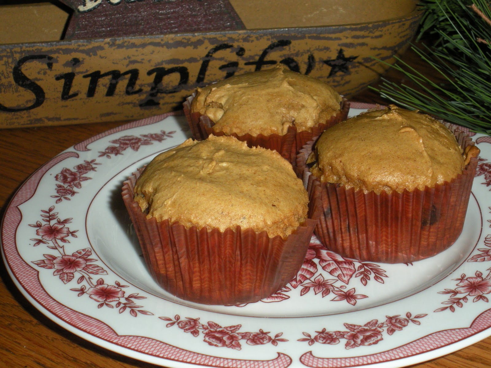 The American Homemaker: Simple Pumpkin Chocolate Chip Muffins