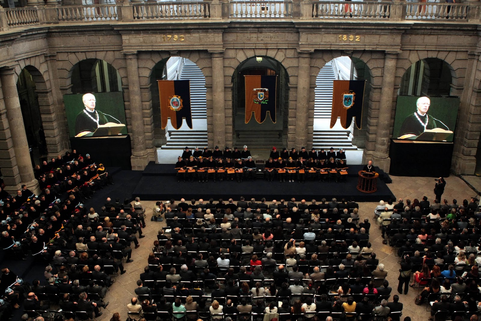 Revista Cirujanos Plasticos: UNAM 100 Años y Honoris Causa para el ...