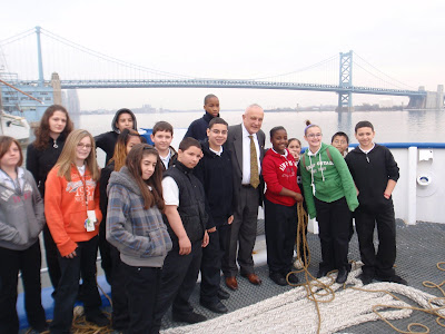 Kings Point Waterfront: KP Midshipmen Teaching Seamanship Skills
