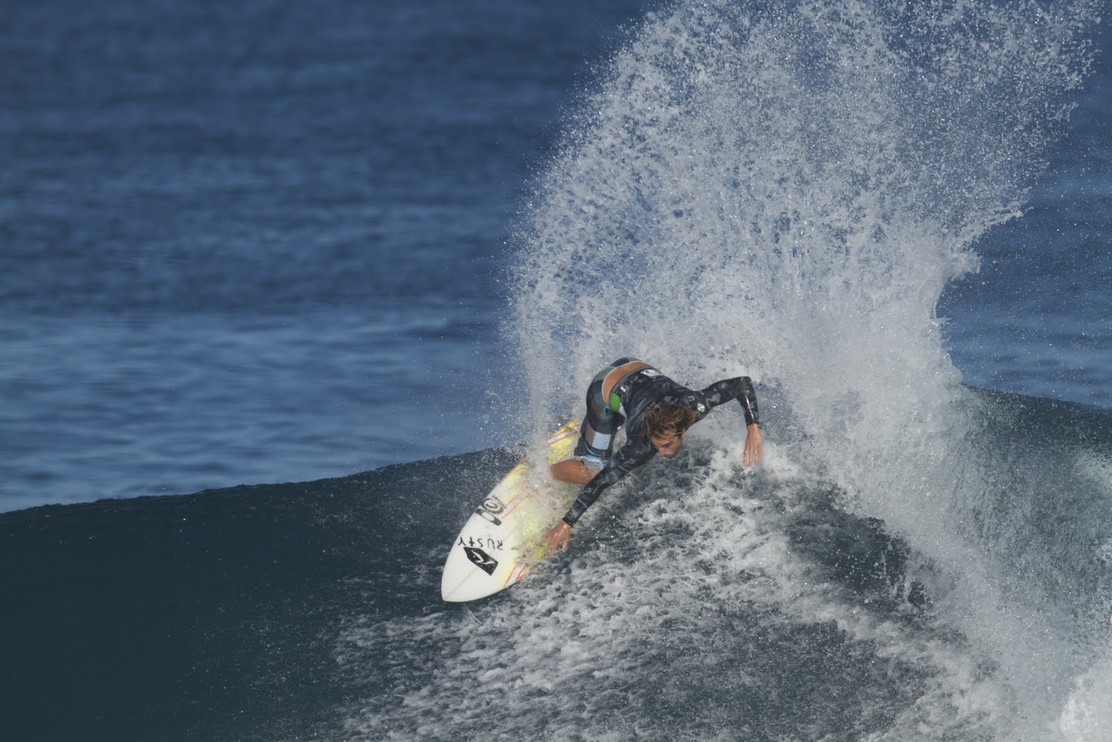 Body Glove News-Stories-Updates: Body Glove Pro Surfers Rip the North Shore