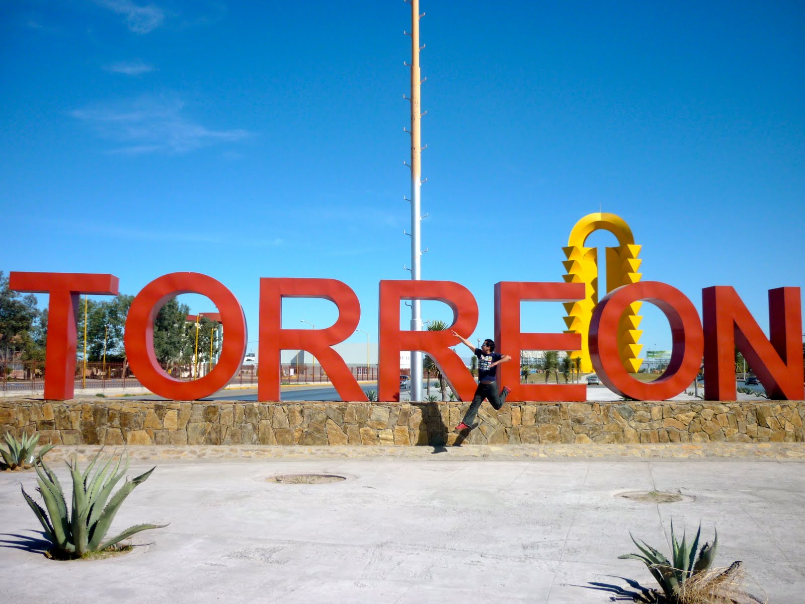 Armandópolis: Saltando y posando en Torreón