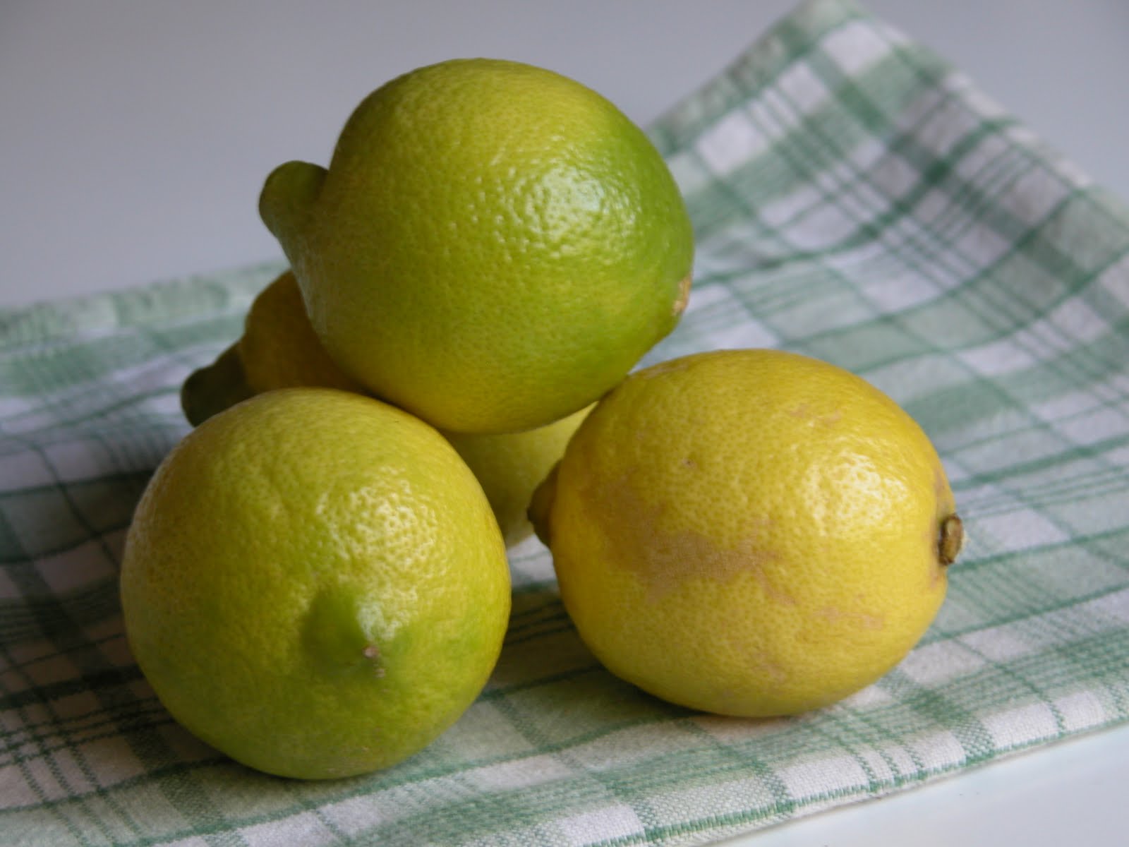 Salamander's kitchen: LIMONI CONFIT
