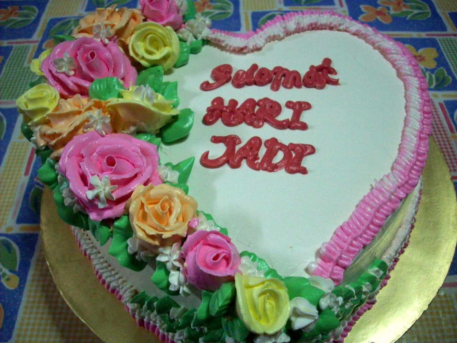 ..:Anissya Cakes:..: Kek Besday (Kek span oren + Buttercream)