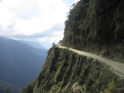 Nice Photos: The world's Most Narrowest road-looking very dangerous in ...