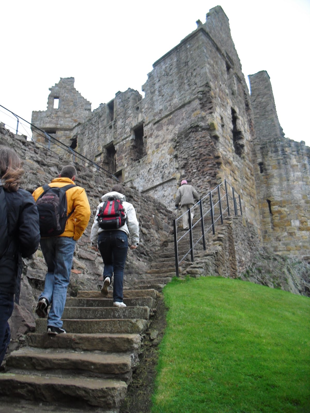 The Educated Burgher: North Berwick: Dirleton Castle