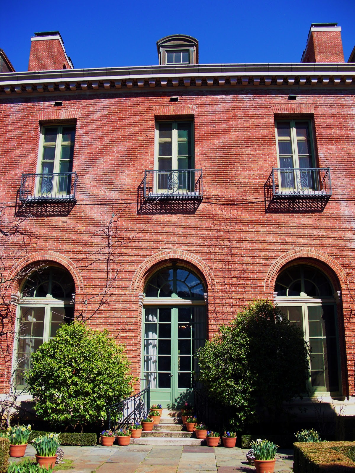 LBColby's DYNASTY Blog: Pix of the Day: FILOLI MANSION