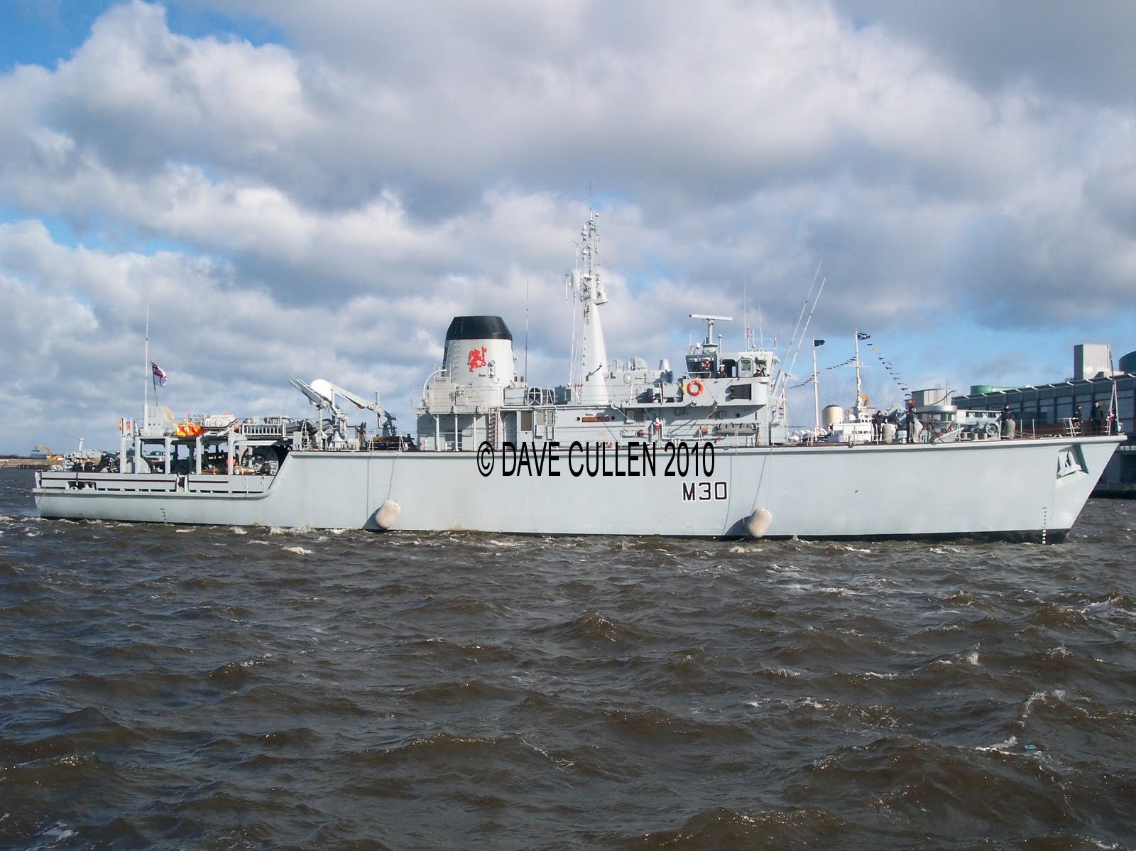 Warships and Auxiliaries: British Mine Sweepers and Hunters