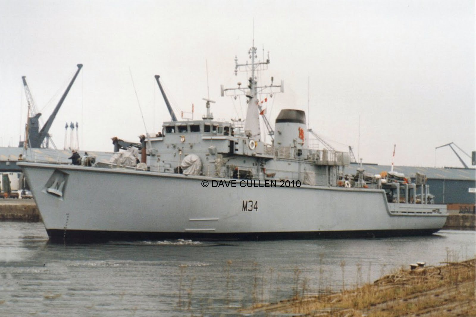 Warships and Auxiliaries: British Mine Sweepers and Hunters