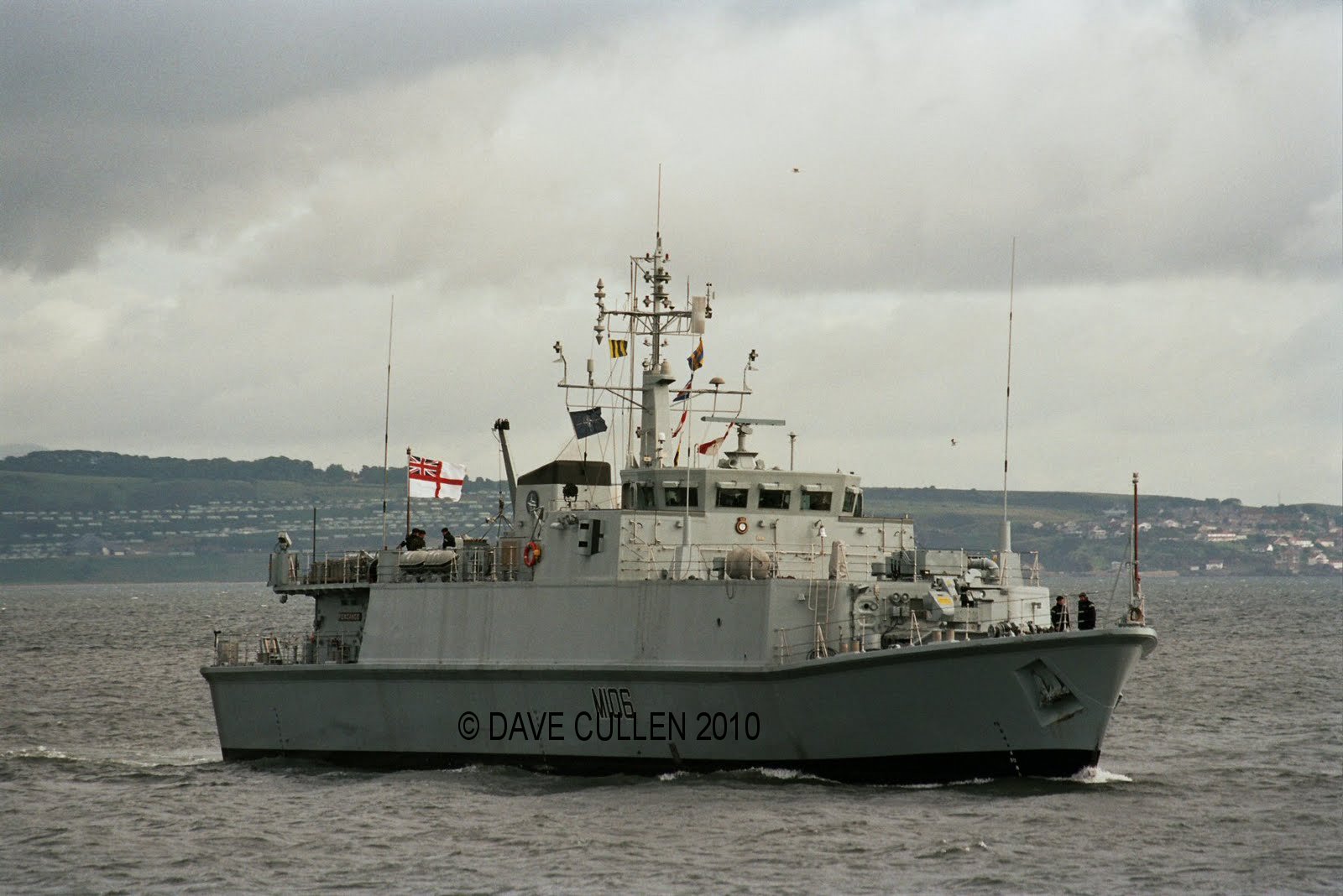 Warships and Auxiliaries: British Mine Sweepers and Hunters