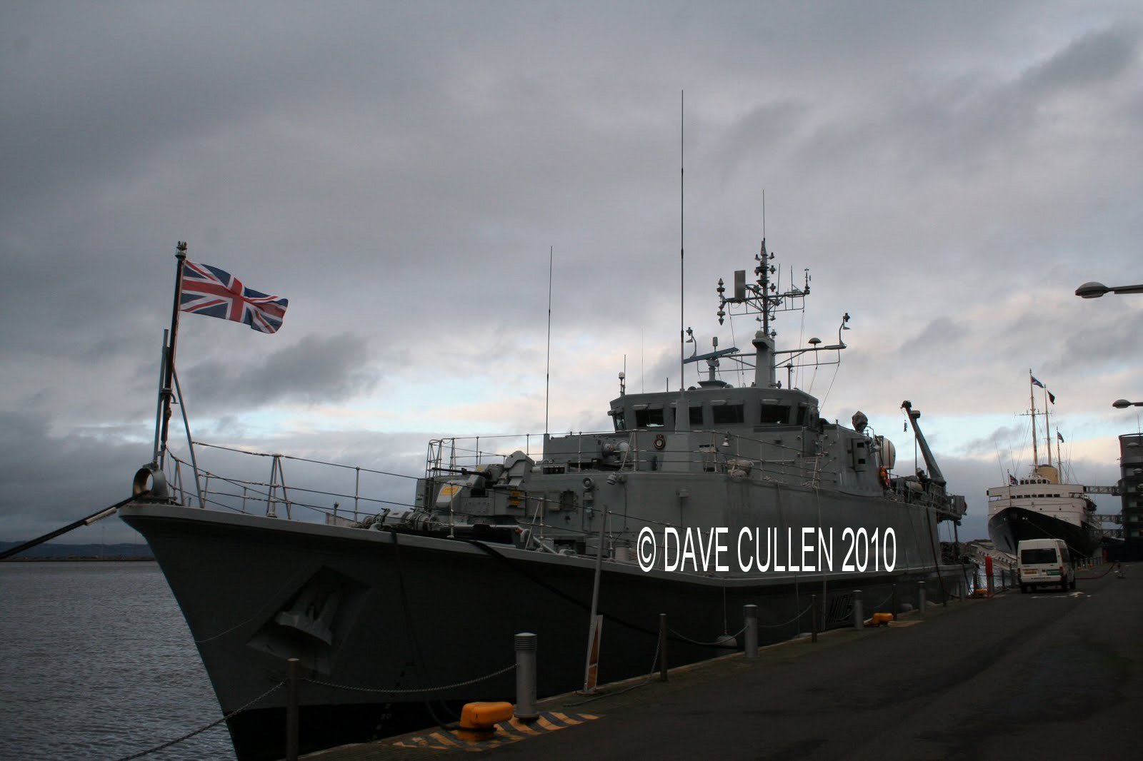 Warships and Auxiliaries: British Mine Sweepers and Hunters