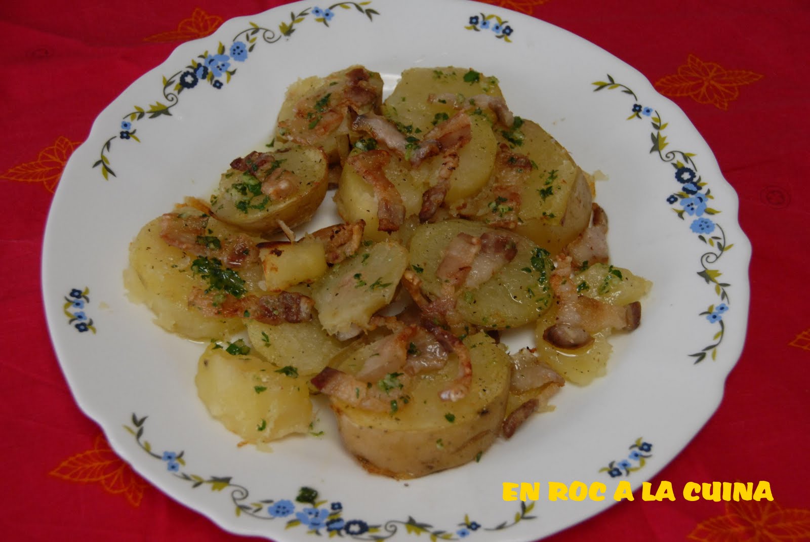 En Roc a la Cuina: PATATES LLEUGERES AMB CANSALADA IBÈRICA