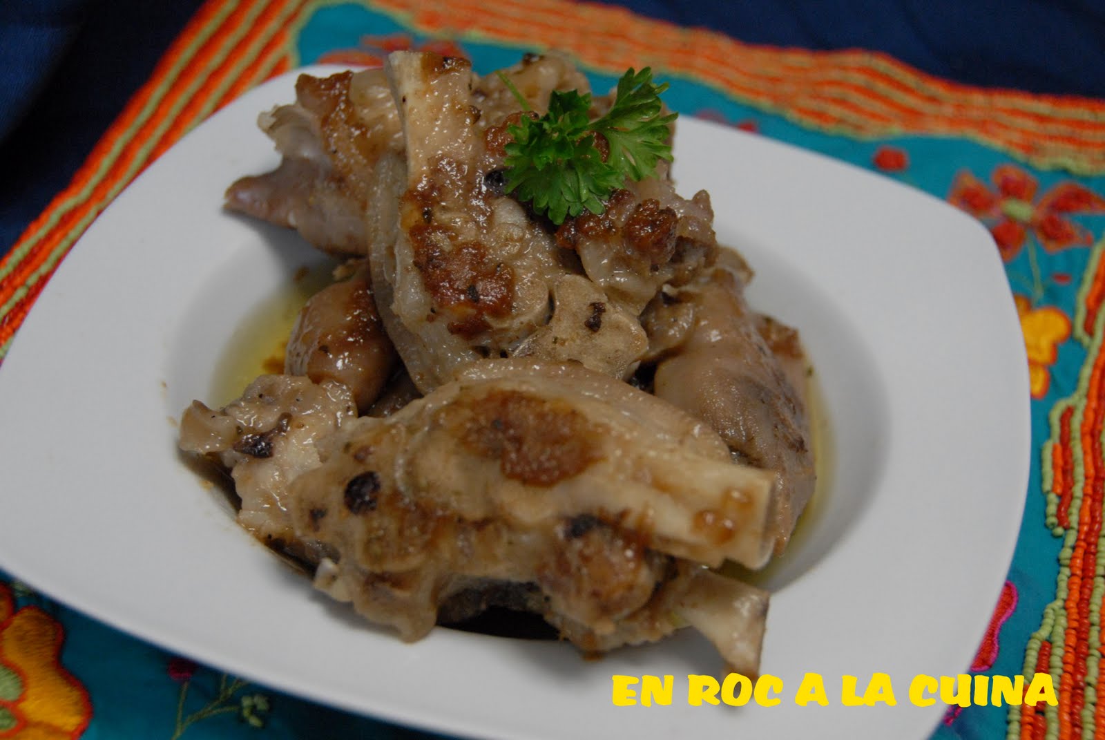 En Roc a la Cuina: Peus de porc rostits