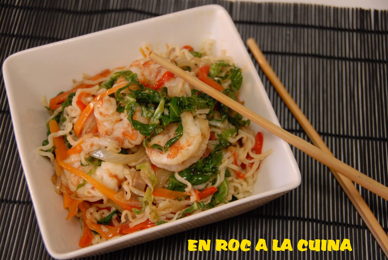 En Roc a la Cuina: Fideus xinesos amb verdures i gambes