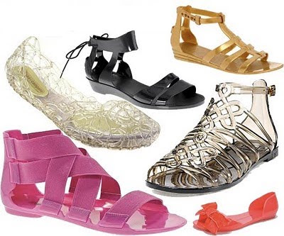 FOR GIRLS USE ONLY : zAPATILLAS DE PLASTICO!