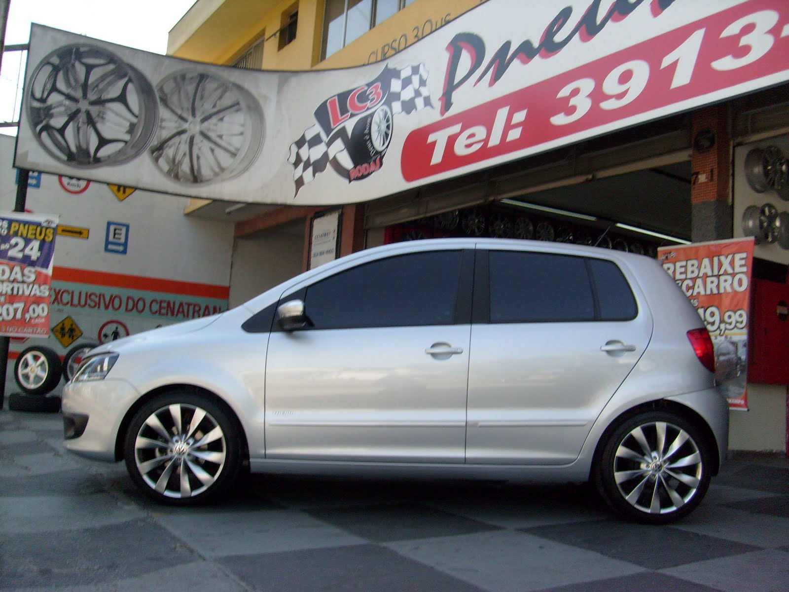 LC3 Pneus e Rodas: Fox aro 17"