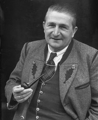 The Circus "NO SPIN ZONE": Interesting photo essay of Dr. Heinz Hecks ...