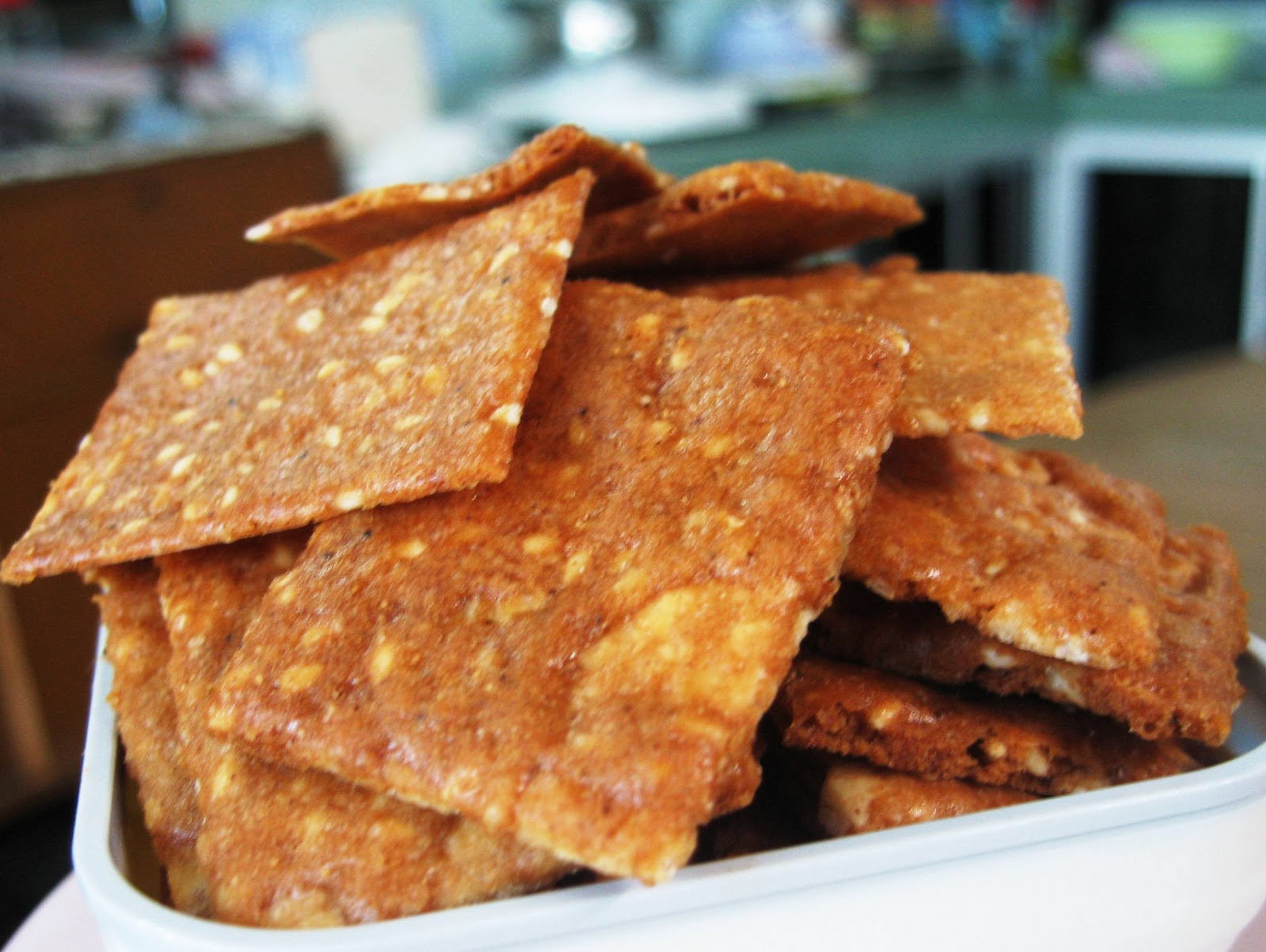 S u S a n 's P a t i s s e r i e s: Chicken Biscuit (Kai Chai Peng)