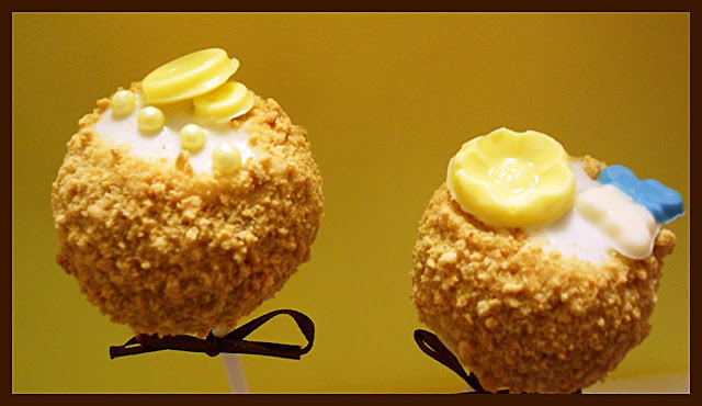 Hero Cake Pops: Working Woman Heroine Cake Pops.