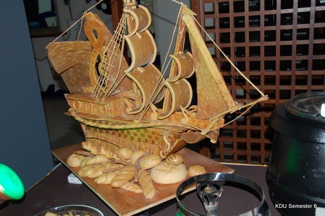 What's the rush?: 360 Degrees @ AtapCafe Themed Buffet