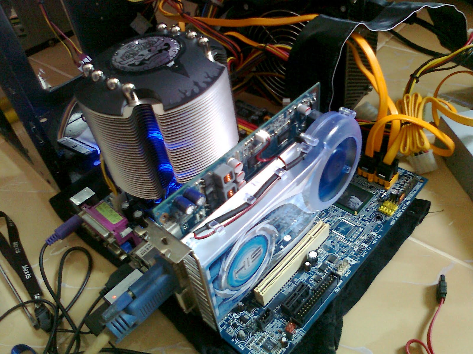 WORLD OF GAMES CENTRE: My PC -= Li0N@Red DRagoN