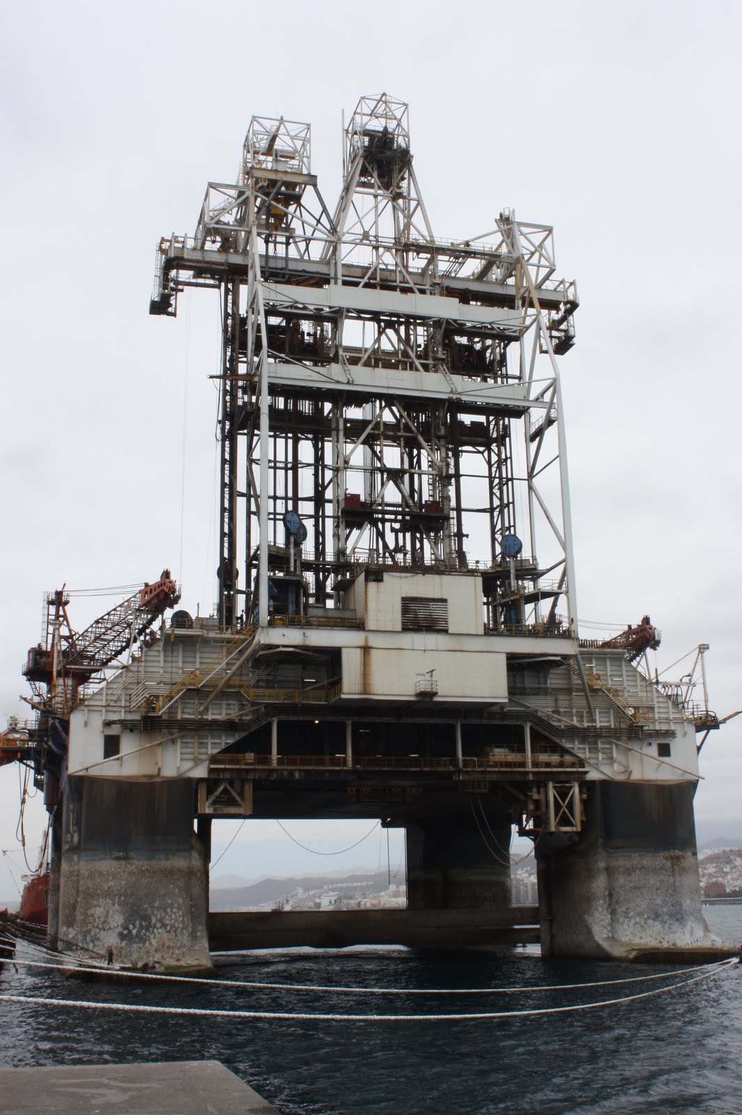 Sergio@Cruises: Visita del gigante Sedco Express a Gran Canaria.