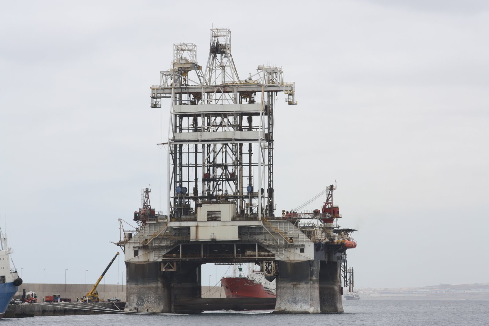 Sergio@Cruises: Visita del gigante Sedco Express a Gran Canaria.