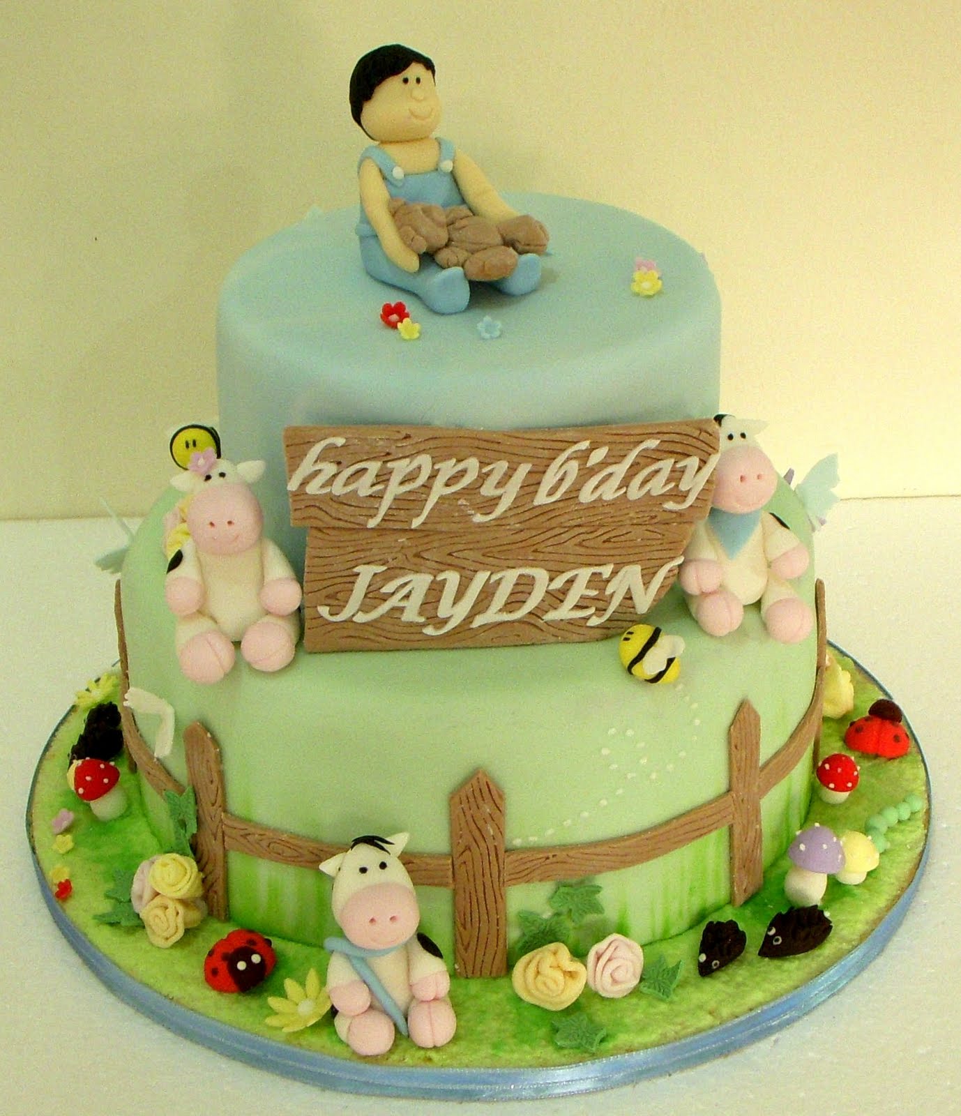 Bearylicious Cakes: Moo Moo Birthday