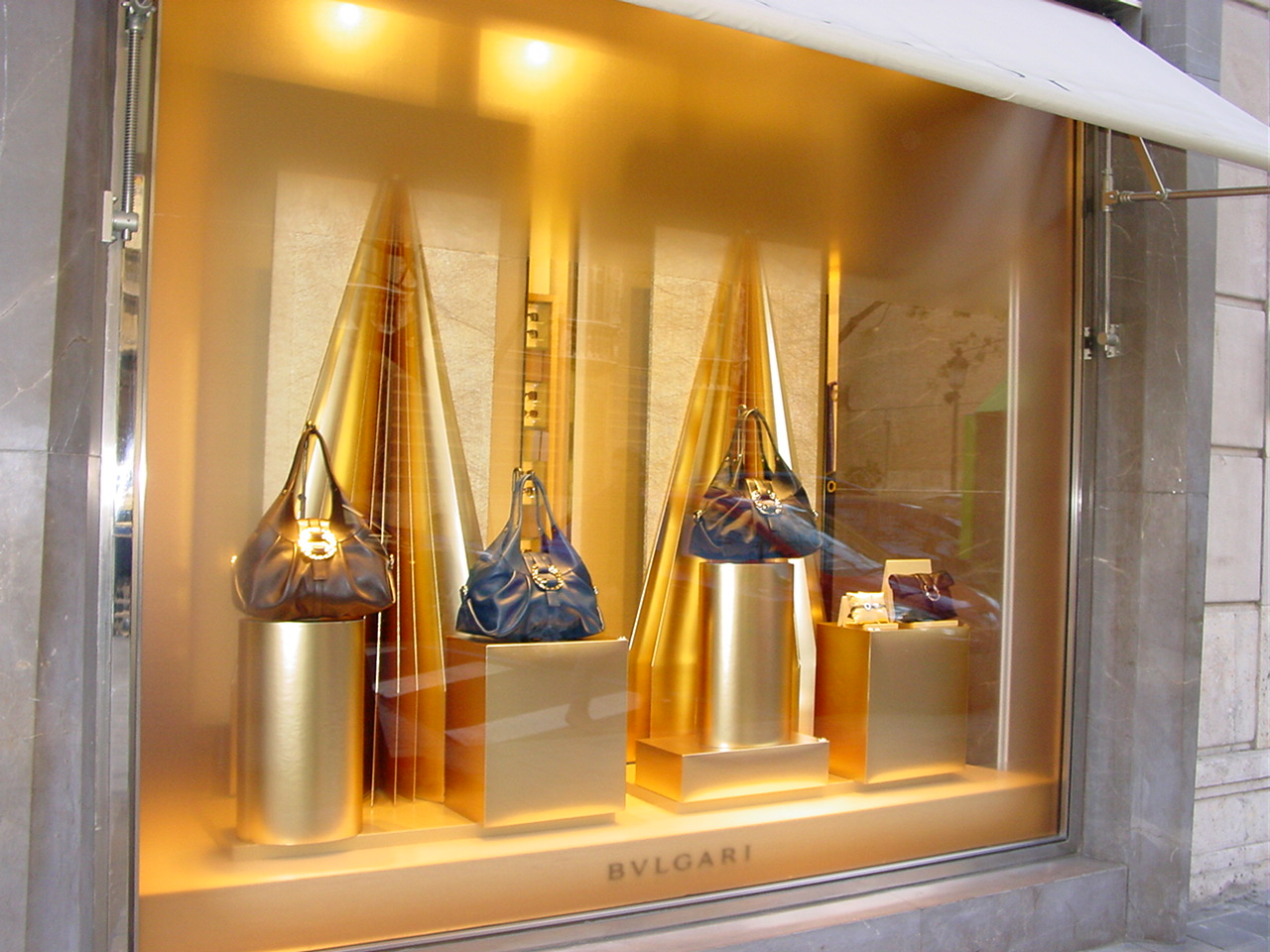 mondo redondo: De escaparates en Valencia