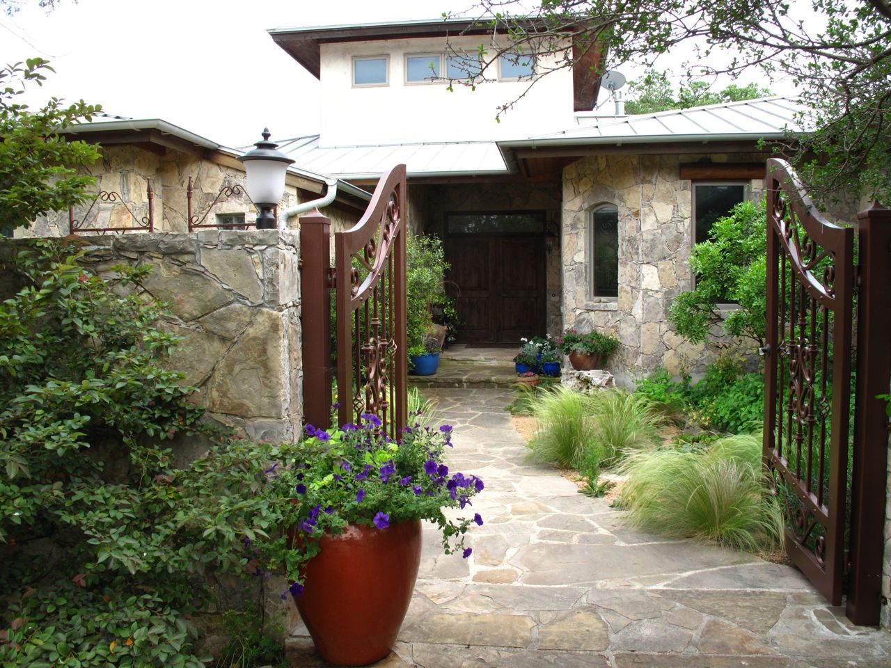 ROCK ROSE: THE REST OF THE GARDENS ON TOUR