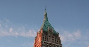 Inside the Apple: The Manhattan Company vs. the Chrysler Building