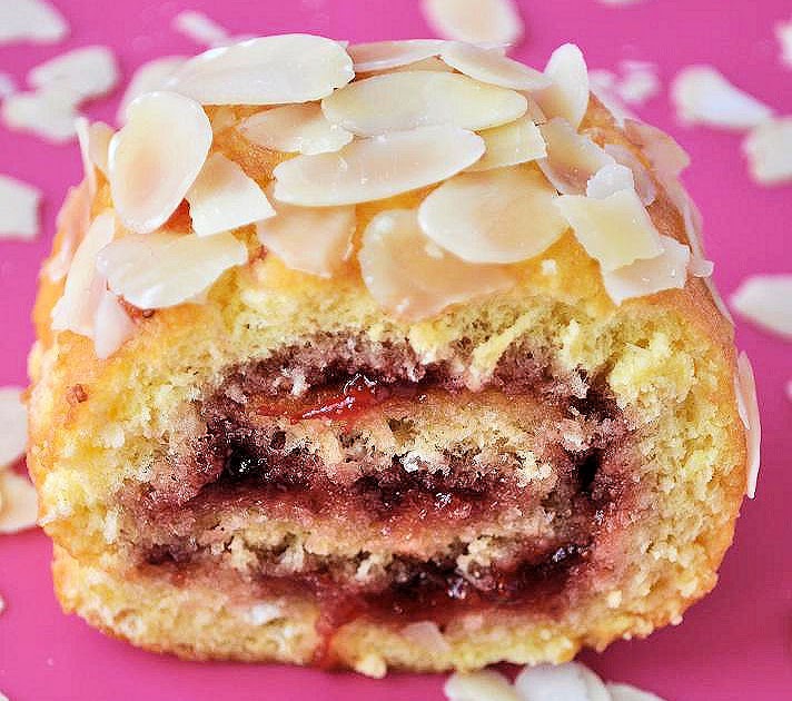 My Kitchen Treasures: Jam Roll