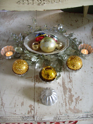 Trendy Bindi's Bits of Bliss: Vintage Christmas Spotlight: Jello Molds