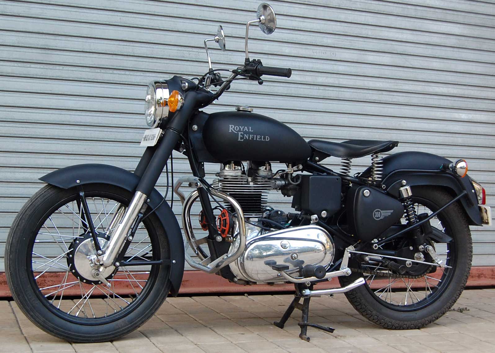 RoyalEnfields.com: Designer customized Royal Enfield but preserved its ...