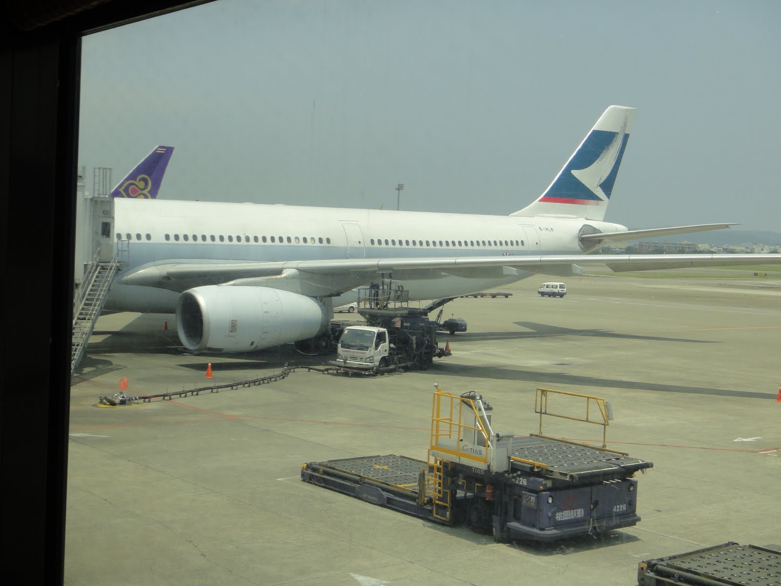 Cathay Pacific 511 ( CX511 ) - Taipei to Hong Kong Business Class ...