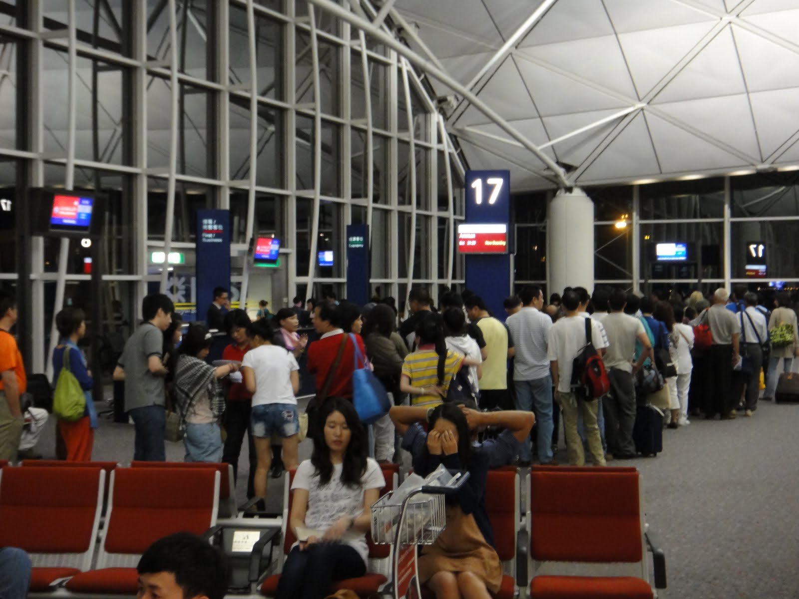 Royal Jordanian - Economy Class Bangkok to Hong Kong & Return ( RJ182 ...