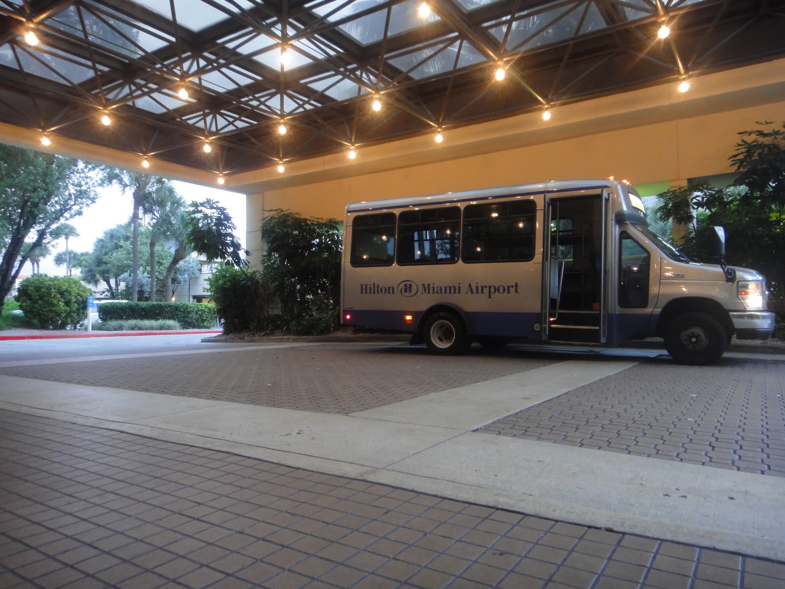 Going for Platinum Part 8 - New York to Miami, American Airlines First ...