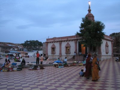 PHOTOGRAPHS UP AND DOWN THE LANE: Sogal, Murgod and Saundatti