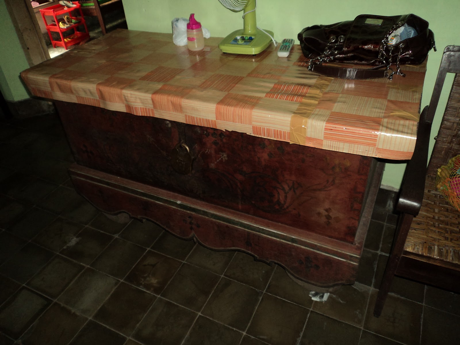 Mebel Antik: Aneka barang-barang lama/primitive