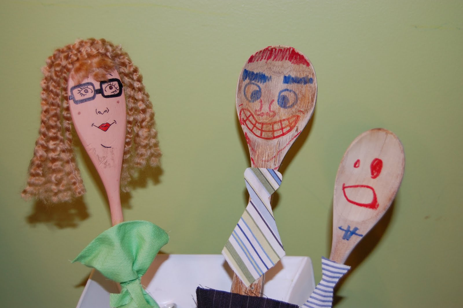 Cook! Create! Consume!: Wooden Spoon Puppets