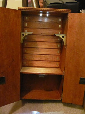 CREG Customs: Batman Begins Wardrobe Closet 1/6 Custom Built