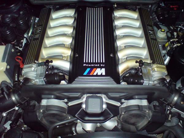 BMW M5: V12 BMW 850 Csi in Europe