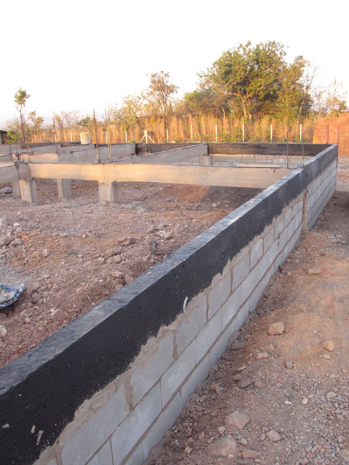 Construindo Nossa Casa: Alicerce quase no fim!