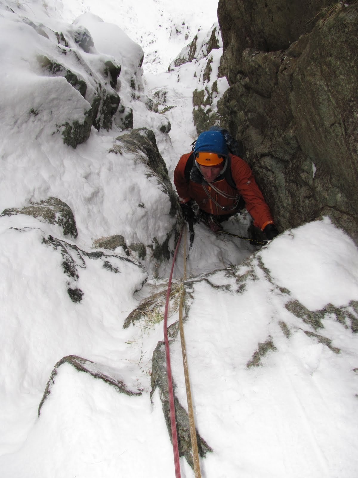 HUGHES MOUNTAINEERING: December 2010